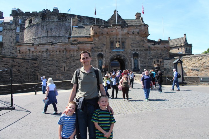 A Stop in Edinburgh, Scotland – Adventures of the 4 JLs