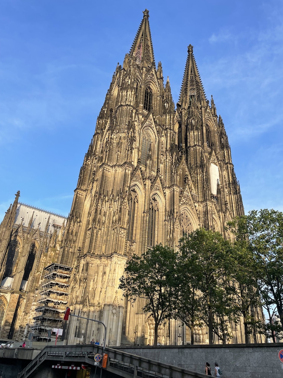 A Stop in Cologne, Germany – Adventures of the 4 JLs
